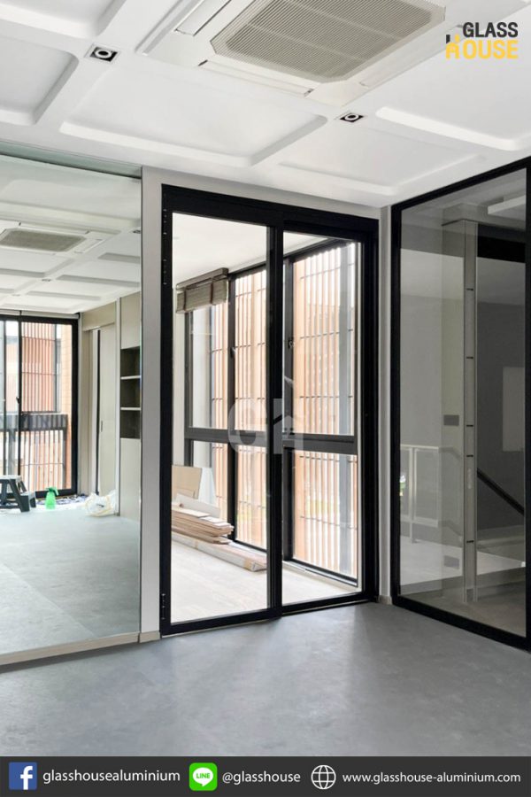 ประตู PC Door , บานเลื่อนสวิง, บานเลื่อน, กั้นห้อง, กั้นแอร์ - Glass House