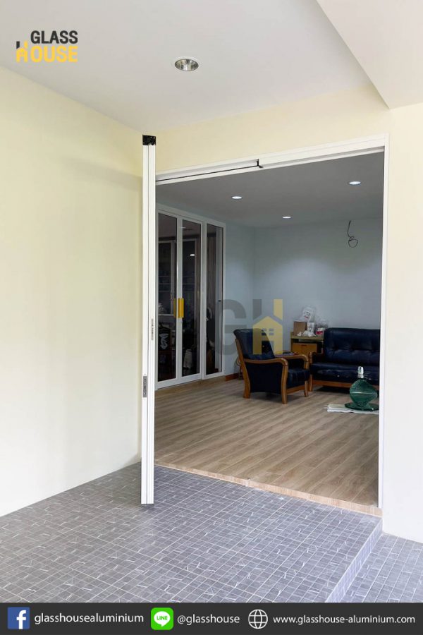 ลูกค้าประตู PC Door - Glass House ประตู pc door กระจก อลูมิเนียม