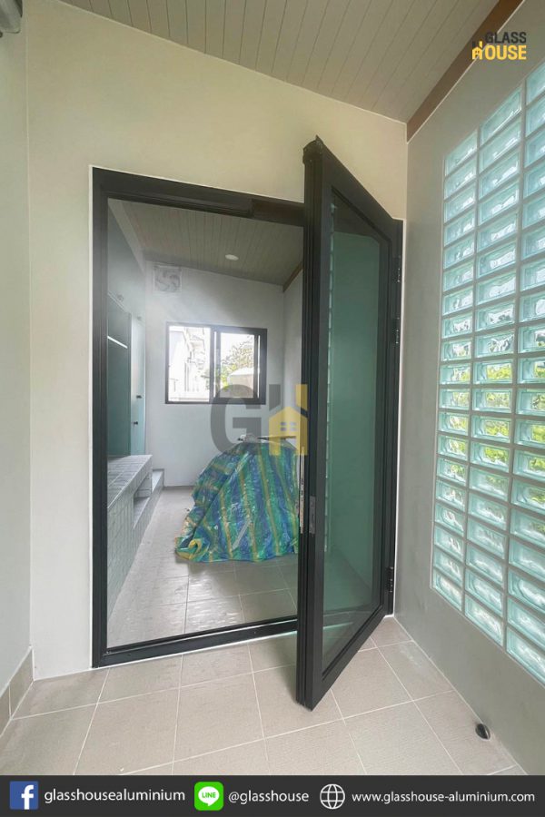 ลูกค้าประตู PC Door - Glass House ประตู pc door กระจก อลูมิเนียม