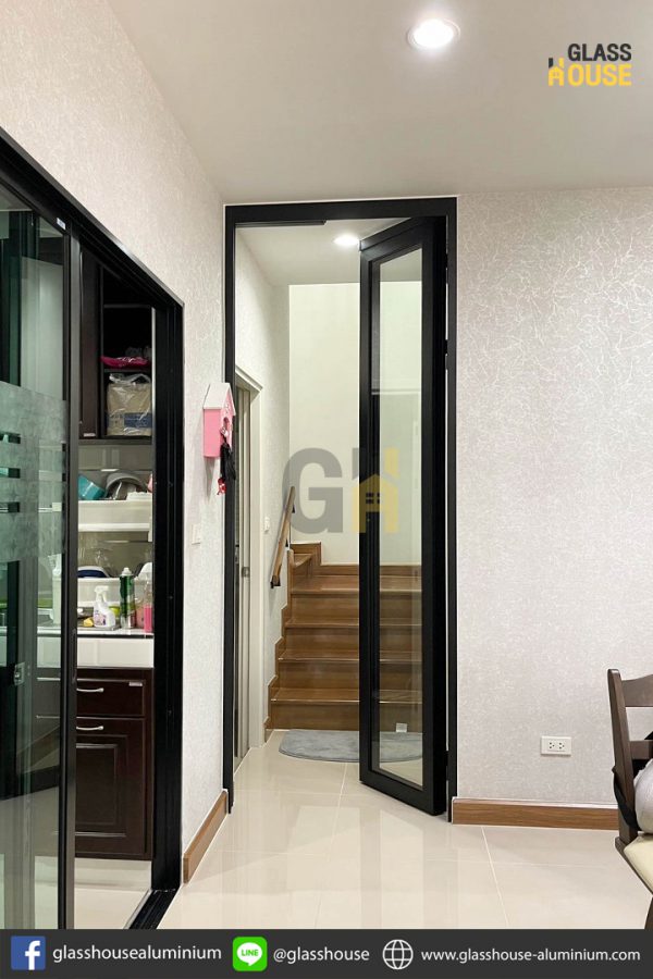 ลูกค้าประตู PC Door - Glass House ประตู pc door กระจก อลูมิเนียม