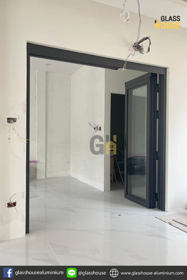 ลูกค้าประตู PC Door - Glass House ประตู pc door กระจก อลูมิเนียม
